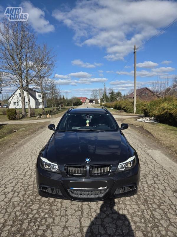 Black BMW 318 2009 in Plunge, with an engine capacity of 1.80 L and mileage of 287 thousand km for 3000 €, photo 2 on AUTOMOTO.COM.LV