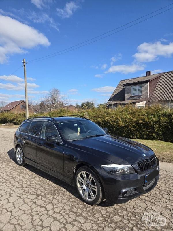 Black BMW 318 2009 in Plunge, with an engine capacity of 1.80 L and mileage of 287 thousand km for 3000 €, photo 3 on AUTOMOTO.COM.LV