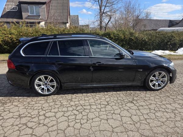 Black BMW 318 2009 in Plunge, with an engine capacity of 1.80 L and mileage of 287 thousand km for 3000 €, photo 4 on AUTOMOTO.COM.LV