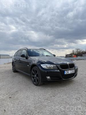 Melns BMW 318 2009 Rīga, ar dzinēja tilpumu 2.00 L un nobraukumu 447 tūkst. km par 4200 €, foto  vietnē AUTOMOTO.COM.LV