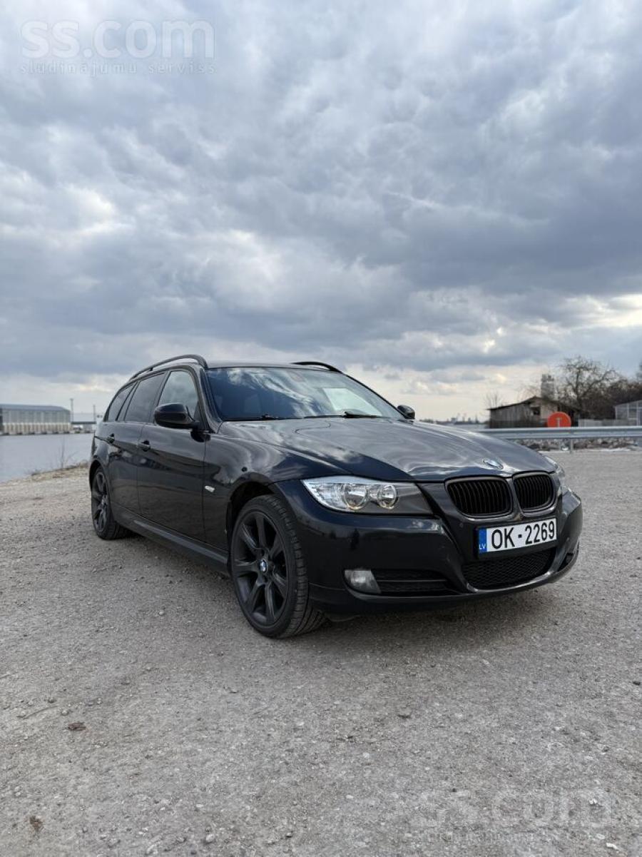 Black BMW 318 2009 in Riga, with an engine capacity of 2.00 L and mileage of 447 thousand km for 4200 €, photo 1 on AUTOMOTO.COM.LV
