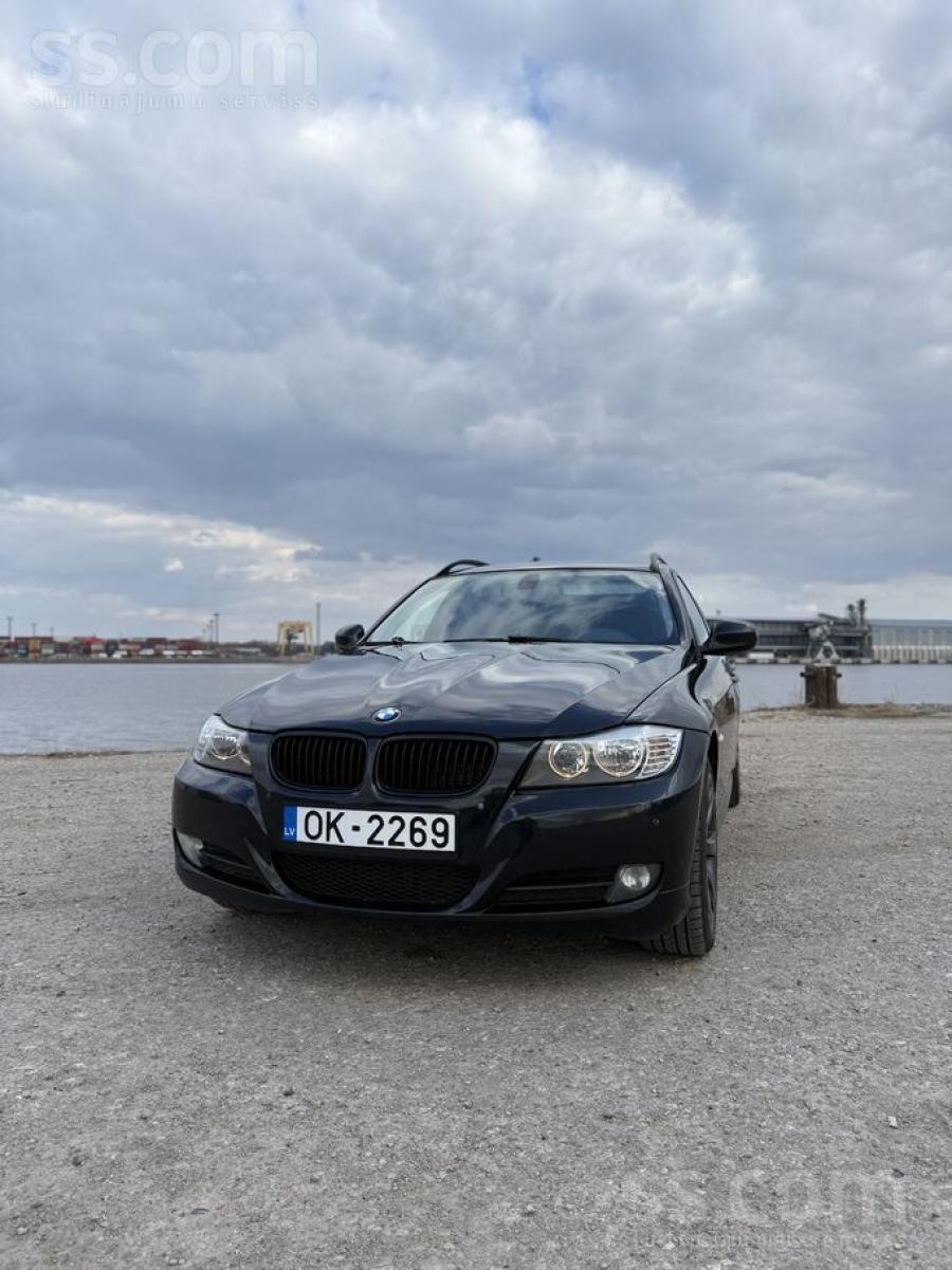 Black BMW 318 2009 in Riga, with an engine capacity of 2.00 L and mileage of 447 thousand km for 4200 €, photo 2 on AUTOMOTO.COM.LV