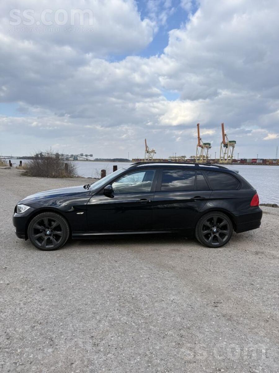 Black BMW 318 2009 in Riga, with an engine capacity of 2.00 L and mileage of 447 thousand km for 4200 €, photo 4 on AUTOMOTO.COM.LV