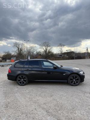 Black BMW 318 2009 in Riga, with an engine capacity of 2.00 L and mileage of 447 thousand km for 4200 €, photo 5 on AUTOMOTO.COM.LV