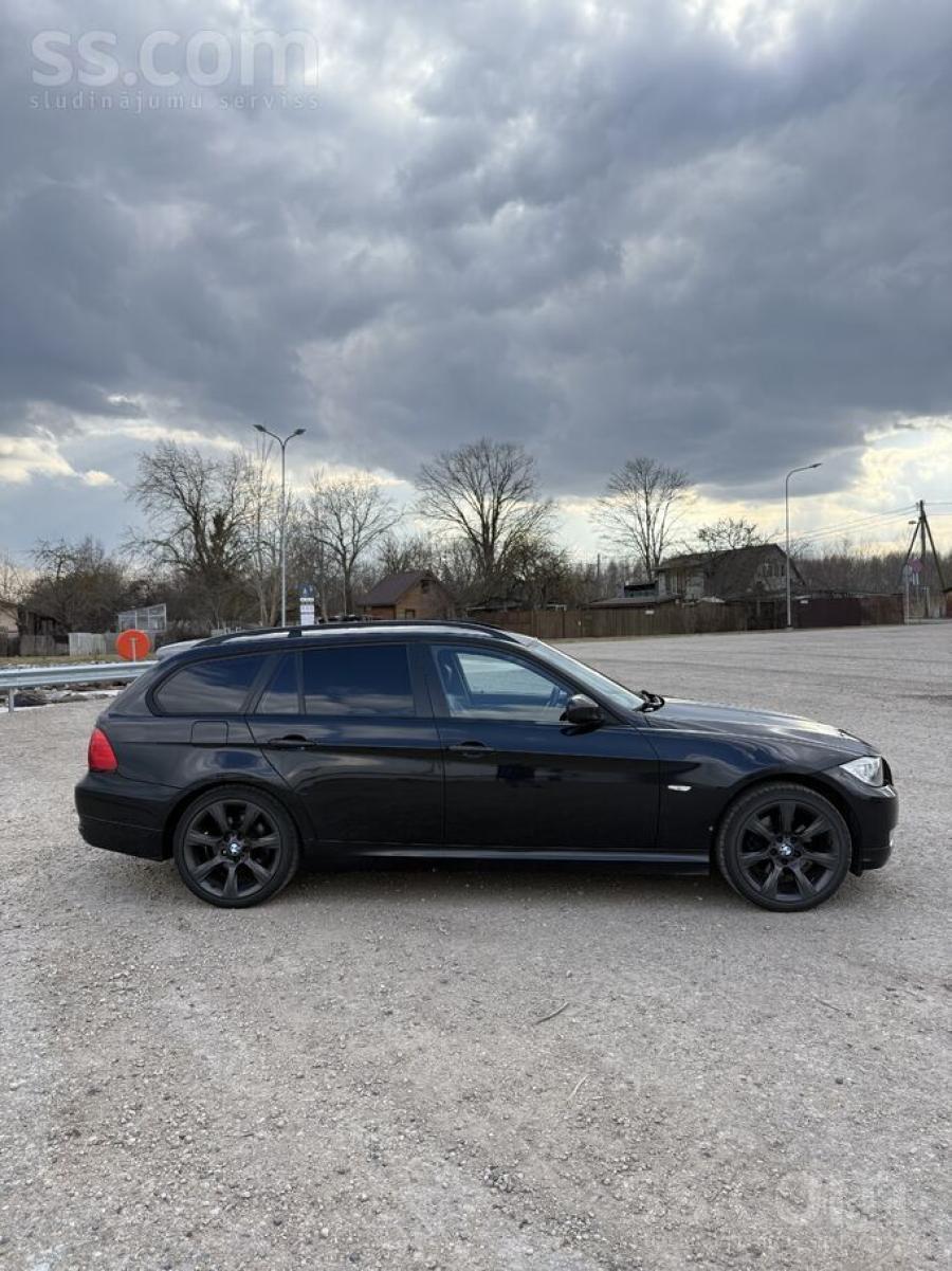 Black BMW 318 2009 in Riga, with an engine capacity of 2.00 L and mileage of 447 thousand km for 4200 €, photo 5 on AUTOMOTO.COM.LV