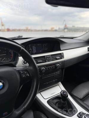 Black BMW 318 2009 in Riga, with an engine capacity of 2.00 L and mileage of 447 thousand km for 4200 €, photo 11 on AUTOMOTO.COM.LV