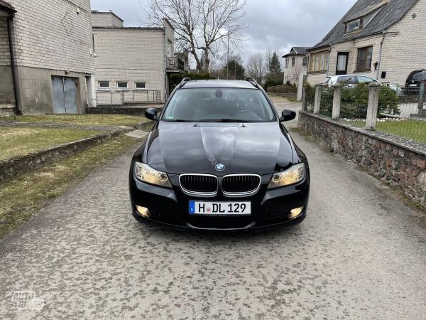 Black BMW 318 2009 in Raseiniai, with an engine capacity of 2.00 L and mileage of 330 thousand km for 3700 €, photo 1 on AUTOMOTO.COM.LV