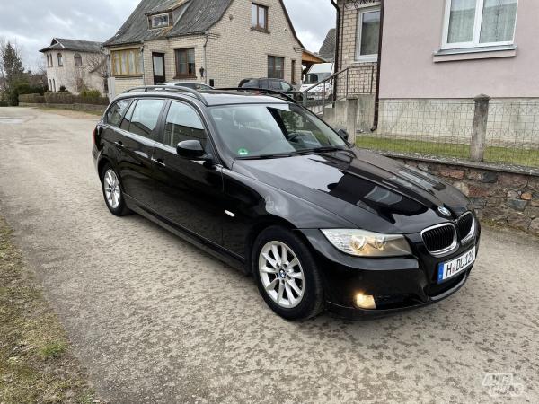 Black BMW 318 2009 in Raseiniai, with an engine capacity of 2.00 L and mileage of 330 thousand km for 3700 €, photo 3 on AUTOMOTO.COM.LV