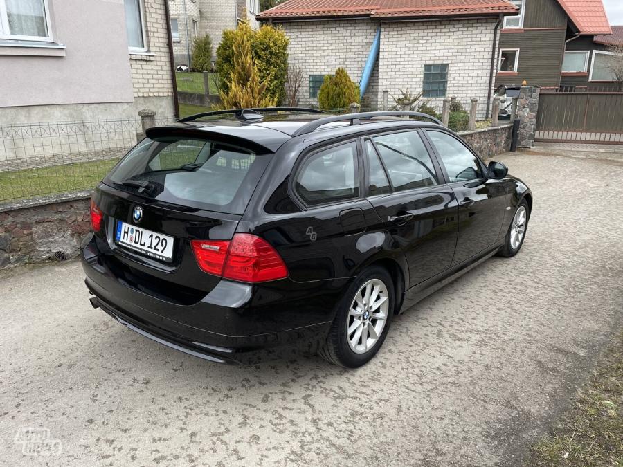 Black BMW 318 2009 in Raseiniai, with an engine capacity of 2.00 L and mileage of 330 thousand km for 3700 €, photo 5 on AUTOMOTO.COM.LV