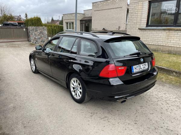 Black BMW 318 2009 in Raseiniai, with an engine capacity of 2.00 L and mileage of 330 thousand km for 3700 €, photo 5 on AUTOMOTO.COM.LV