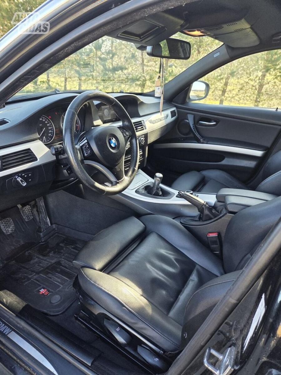 Melns BMW 318 2009 Plungė, ar dzinēja tilpumu 1.80 L un nobraukumu 288 tūkst. km par 3450 €, foto 12 vietnē AUTOMOTO.COM.LV