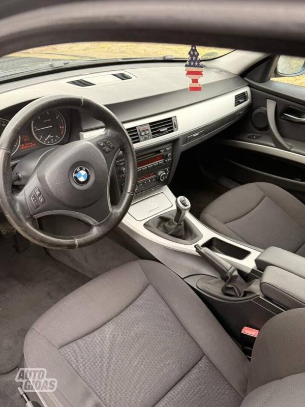 Melns BMW 318 2009 Utena, ar dzinēja tilpumu 2.00 L un nobraukumu 188 tūkst. km par 3900 €, foto 2 vietnē AUTOMOTO.COM.LV