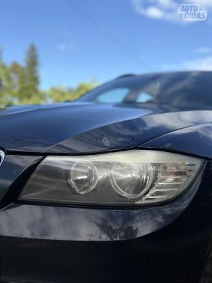 Black BMW 318 2009 in Vilnius, with an engine capacity of 2.00 L and mileage of 310 thousand km for 2900 €, photo 3 on AUTOMOTO.COM.LV
