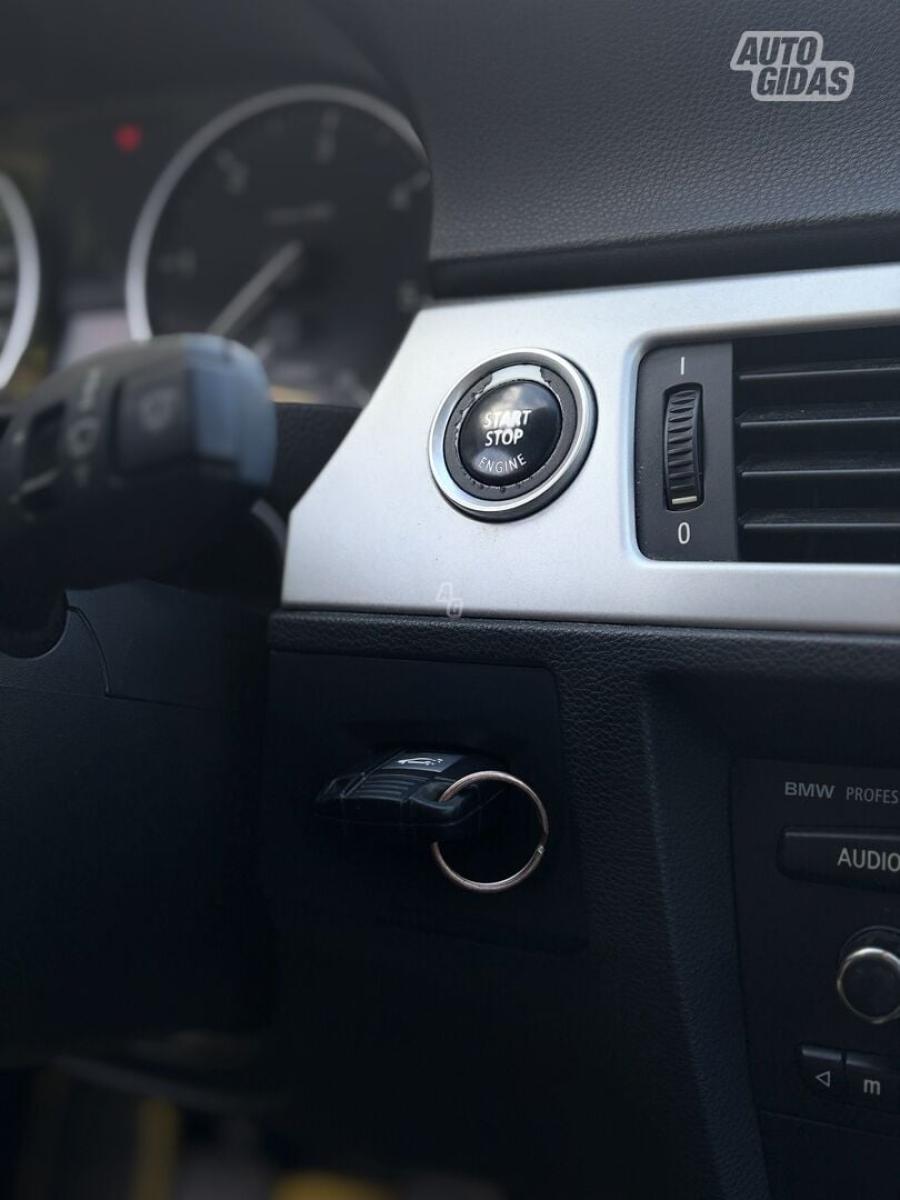Black BMW 318 2009 in Vilnius, with an engine capacity of 2.00 L and mileage of 310 thousand km for 2900 €, photo 17 on AUTOMOTO.COM.LV