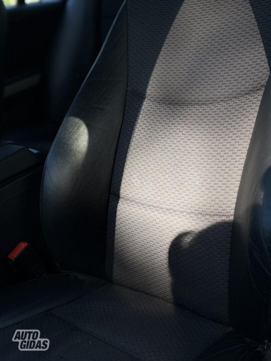 Black BMW 318 2009 in Vilnius, with an engine capacity of 2.00 L and mileage of 310 thousand km for 2900 €, photo 22 on AUTOMOTO.COM.LV