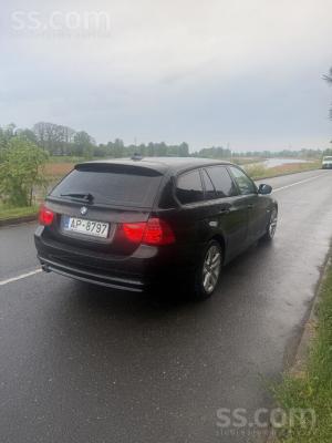 Melns BMW 318 2009 Ogre, ar dzinēja tilpumu 2.00 L un nobraukumu 349 tūkst. km par 3950 €, foto 4 vietnē AUTOMOTO.COM.LV