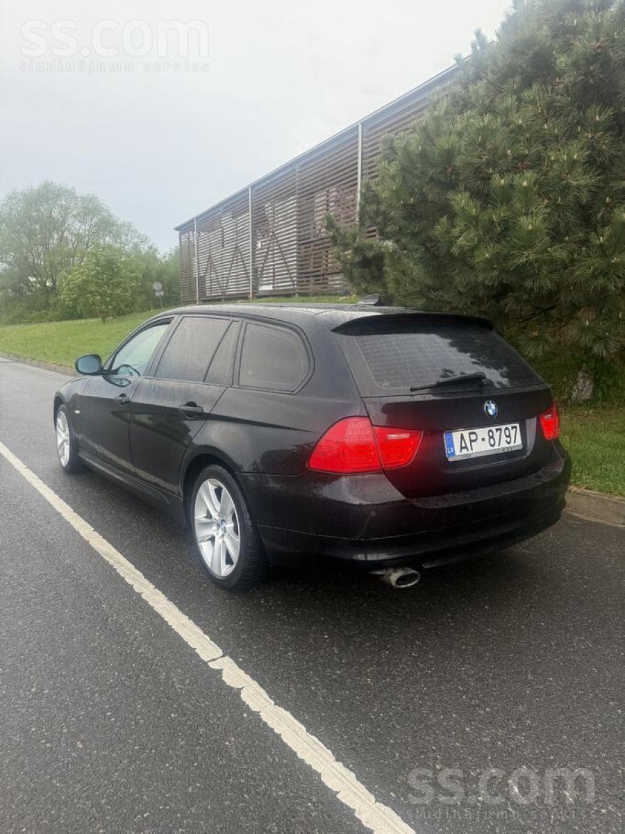Melns BMW 318 2009 Ogre, ar dzinēja tilpumu 2.00 L un nobraukumu 349 tūkst. km par 3950 €, foto 5 vietnē AUTOMOTO.COM.LV