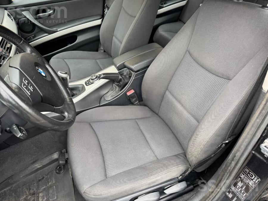 Melns BMW 318 2009 Cēsis, ar dzinēja tilpumu 2.00 L un nobraukumu 349 tūkst. km par 4400 €, foto 10 vietnē AUTOMOTO.COM.LV