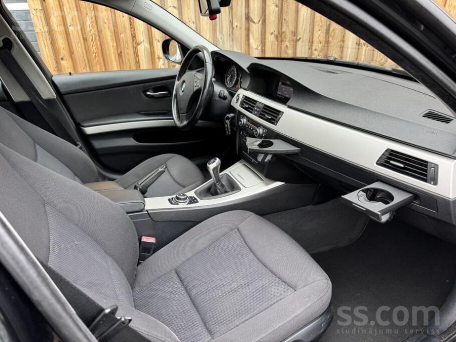 Melns BMW 318 2009 Cēsis, ar dzinēja tilpumu 2.00 L un nobraukumu 349 tūkst. km par 4400 €, foto 12 vietnē AUTOMOTO.COM.LV