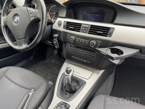 Melns BMW 318 2009 Cēsis, ar dzinēja tilpumu 2.00 L un nobraukumu 349 tūkst. km par 4400 €, foto 13 vietnē AUTOMOTO.COM.LV