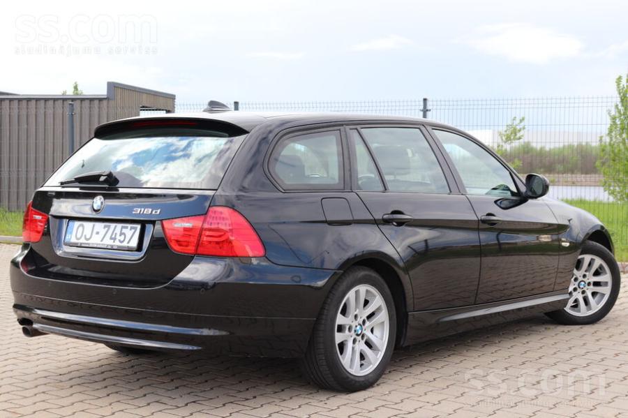 Black BMW 318 2009 in Riga, with an engine capacity of 2.00 L and mileage of 277 thousand km for 3900 €, photo 9 on AUTOMOTO.COM.LV