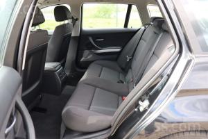 Black BMW 318 2009 in Riga, with an engine capacity of 2.00 L and mileage of 277 thousand km for 3900 €, photo 17 on AUTOMOTO.COM.LV