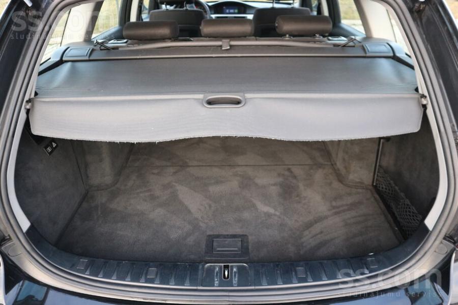 Black BMW 318 2009 in Riga, with an engine capacity of 2.00 L and mileage of 277 thousand km for 3900 €, photo 18 on AUTOMOTO.COM.LV
