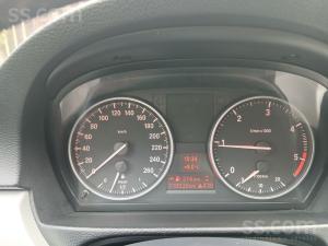 Black BMW 318 2009 in Ogre, with an engine capacity of 2.00 L and mileage of 310 thousand km for 3490 €, photo 12 on AUTOMOTO.COM.LV