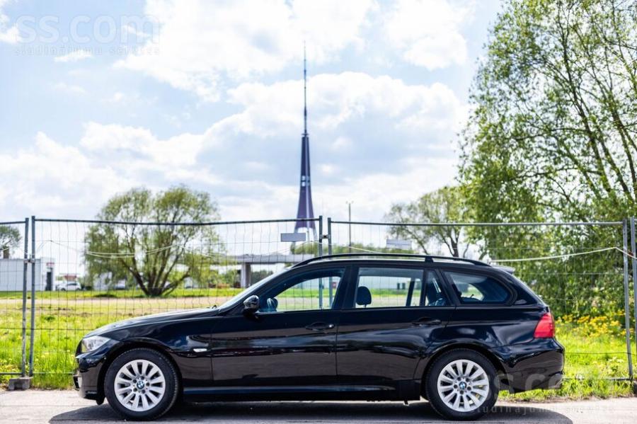 Black BMW 318 2009 in Riga, with an engine capacity of 2.00 L and mileage of 307 thousand km for 5590 €, photo 5 on AUTOMOTO.COM.LV