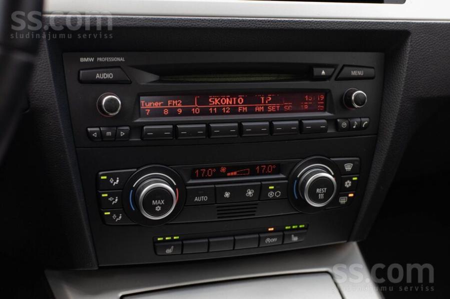 Black BMW 318 2009 in Riga, with an engine capacity of 2.00 L and mileage of 307 thousand km for 5590 €, photo 20 on AUTOMOTO.COM.LV