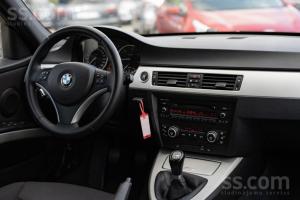 Black BMW 318 2009 in Riga, with an engine capacity of 2.00 L and mileage of 307 thousand km for 5590 €, photo 22 on AUTOMOTO.COM.LV
