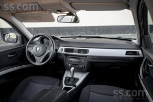 Black BMW 318 2009 in Talsi, with an engine capacity of 2.00 L and mileage of 296 thousand km for 4950 €, photo 9 on AUTOMOTO.COM.LV