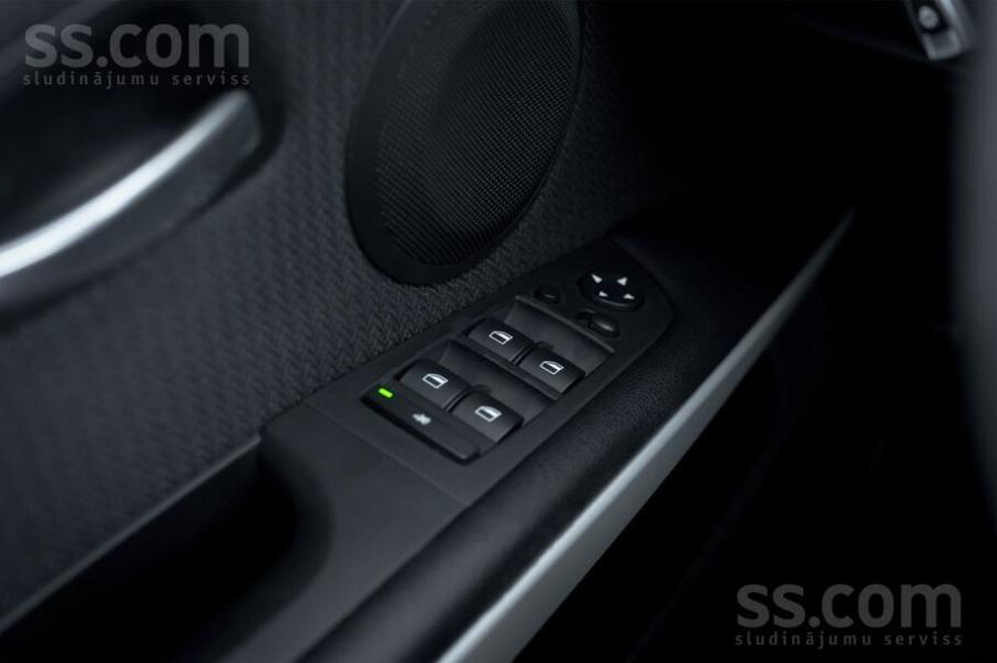 Black BMW 318 2009 in Talsi, with an engine capacity of 2.00 L and mileage of 296 thousand km for 4950 €, photo 14 on AUTOMOTO.COM.LV