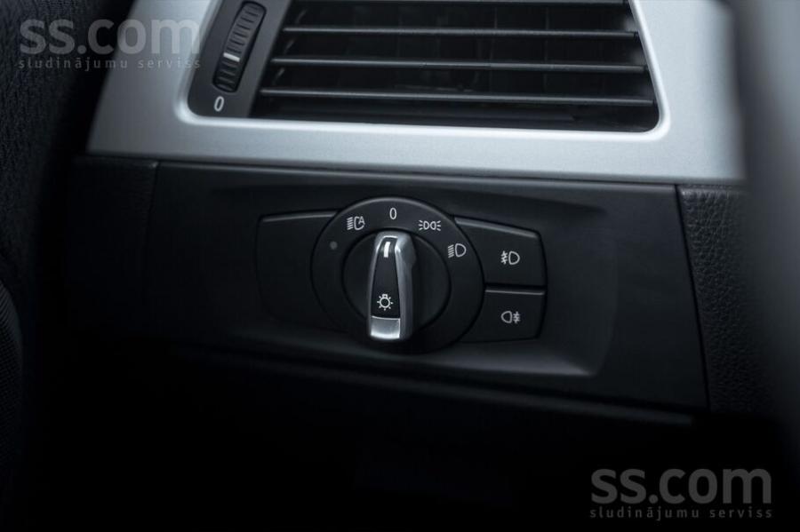 Black BMW 318 2009 in Talsi, with an engine capacity of 2.00 L and mileage of 296 thousand km for 4950 €, photo 15 on AUTOMOTO.COM.LV