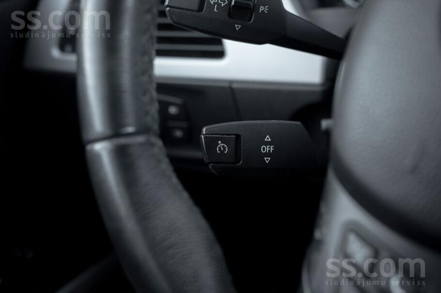 Black BMW 318 2009 in Talsi, with an engine capacity of 2.00 L and mileage of 296 thousand km for 4950 €, photo 17 on AUTOMOTO.COM.LV