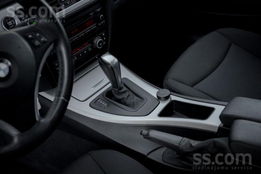 Black BMW 318 2009 in Talsi, with an engine capacity of 2.00 L and mileage of 296 thousand km for 4950 €, photo 23 on AUTOMOTO.COM.LV