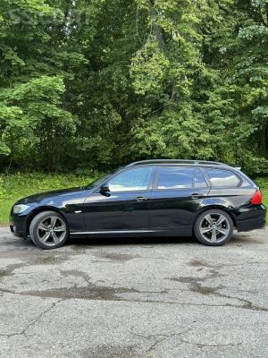 Melns BMW 318 2009 Rīga, ar dzinēja tilpumu 2.00 L un nobraukumu 245 tūkst. km par 3300 €, foto  vietnē AUTOMOTO.COM.LV