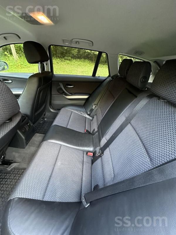 Black BMW 318 2009 in Riga, with an engine capacity of 2.00 L and mileage of 245 thousand km for 3300 €, photo 7 on AUTOMOTO.COM.LV