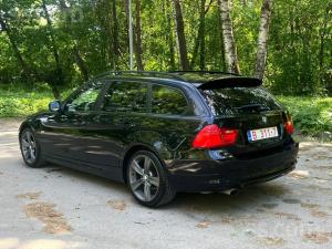 Black BMW 318 2009 in Riga, with an engine capacity of 2.00 L and mileage of 0 thousand km for 3499 €, photo 4 on AUTOMOTO.COM.LV