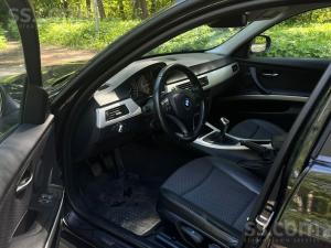 Black BMW 318 2009 in Riga, with an engine capacity of 2.00 L and mileage of 0 thousand km for 3499 €, photo 10 on AUTOMOTO.COM.LV
