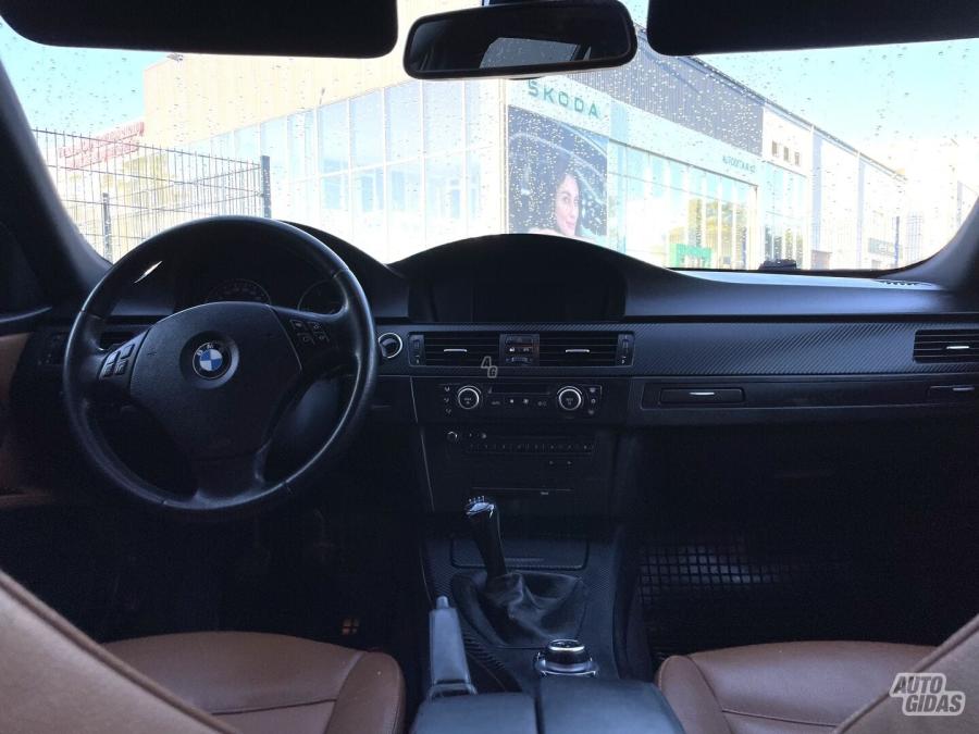 Black BMW 318 2009 in Alytus, with an engine capacity of 2.00 L and mileage of 430 thousand km for 3000 €, photo 17 on AUTOMOTO.COM.LV