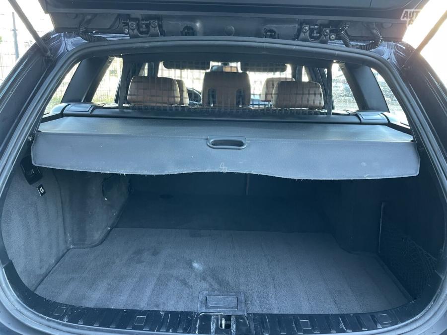 Black BMW 318 2009 in Alytus, with an engine capacity of 2.00 L and mileage of 430 thousand km for 3000 €, photo 22 on AUTOMOTO.COM.LV