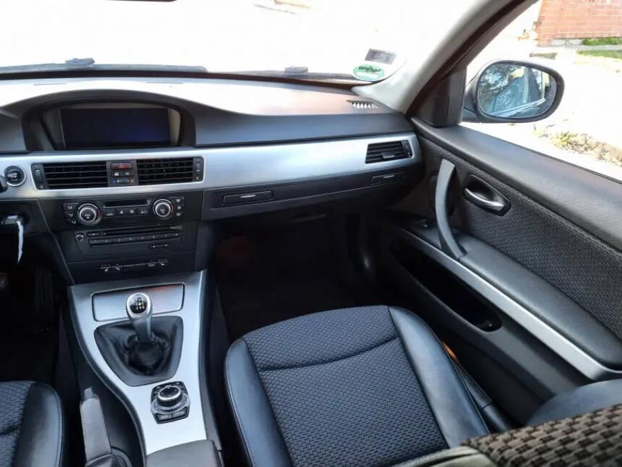 Melns BMW 318 2009 Jēkabpils, ar dzinēja tilpumu 2.00 L un nobraukumu 299 tūkst. km par 5450 €, foto 21 vietnē AUTOMOTO.COM.LV