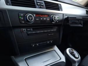 Melns BMW 318 2009 Jēkabpils, ar dzinēja tilpumu 2.00 L un nobraukumu 299 tūkst. km par 5450 €, foto 29 vietnē AUTOMOTO.COM.LV