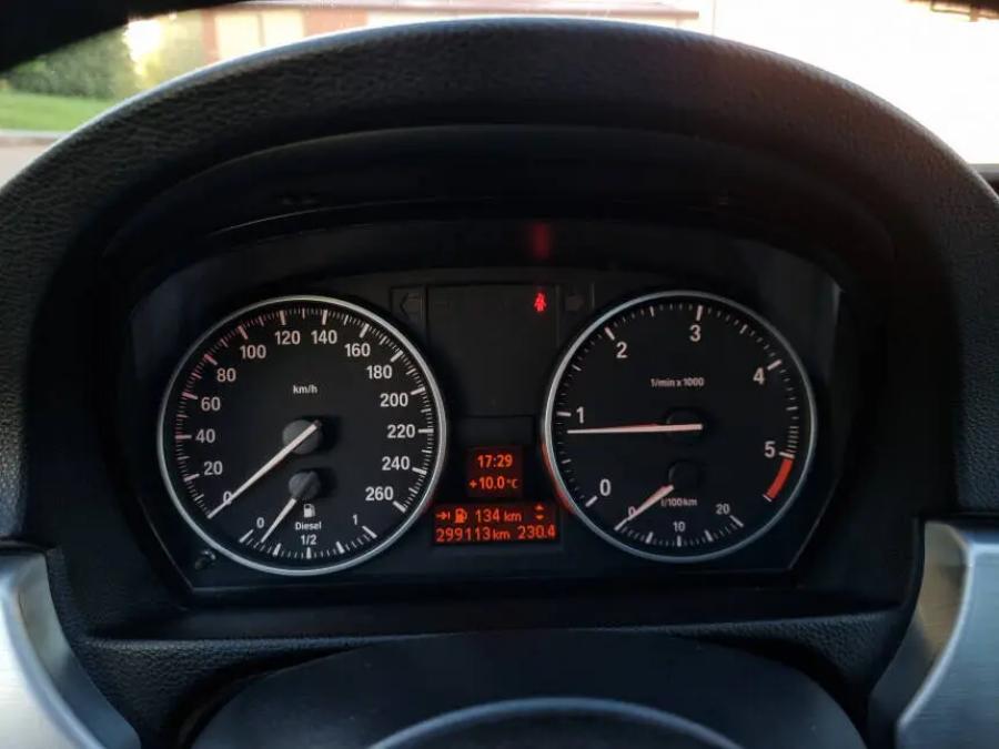 Melns BMW 318 2009 Jēkabpils, ar dzinēja tilpumu 2.00 L un nobraukumu 299 tūkst. km par 5450 €, foto 30 vietnē AUTOMOTO.COM.LV