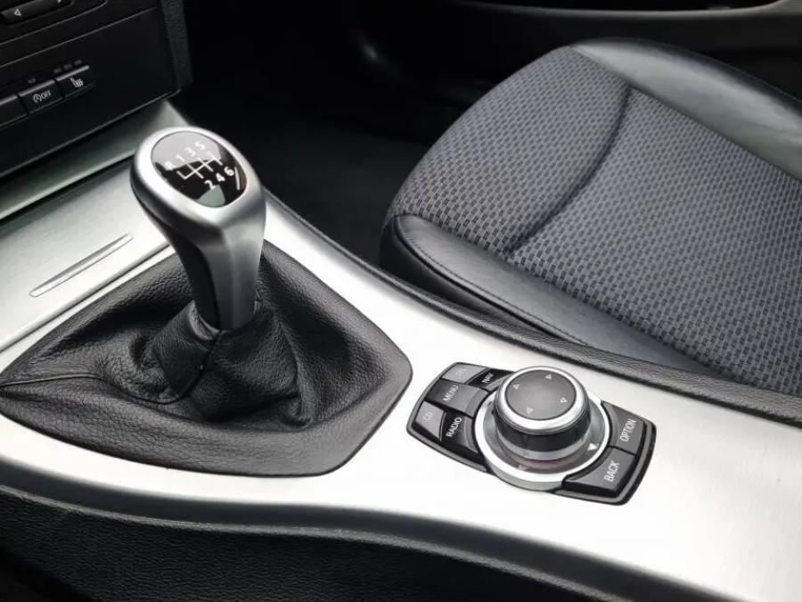 Melns BMW 318 2009 Jēkabpils, ar dzinēja tilpumu 2.00 L un nobraukumu 299 tūkst. km par 5450 €, foto 34 vietnē AUTOMOTO.COM.LV