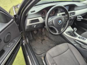 Melns BMW 318 2009 Rīga, ar dzinēja tilpumu 2.00 L un nobraukumu 293 tūkst. km par 4200 €, foto 5 vietnē AUTOMOTO.COM.LV