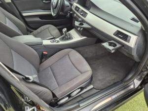 Melns BMW 318 2009 Rīga, ar dzinēja tilpumu 2.00 L un nobraukumu 293 tūkst. km par 4200 €, foto 7 vietnē AUTOMOTO.COM.LV