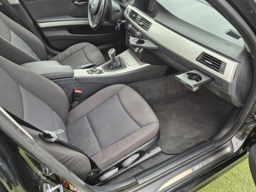 Melns BMW 318 2009 Rīga, ar dzinēja tilpumu 2.00 L un nobraukumu 293 tūkst. km par 4200 €, foto 7 vietnē AUTOMOTO.COM.LV