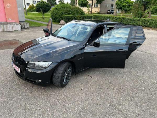 Melns BMW 318 2009 Kauņa, ar dzinēja tilpumu 2.00 L un nobraukumu 0 tūkst. km par 4100 €, foto 2 vietnē AUTOMOTO.COM.LV